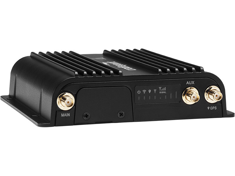 Cradlepoint IBR900 LTE Cat6 NetCloud Essential 1Y hos Loh Electronics AB